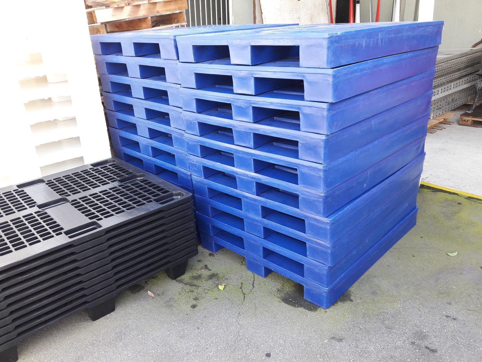 Por que escolher pallets de plástico? | SB Pallets